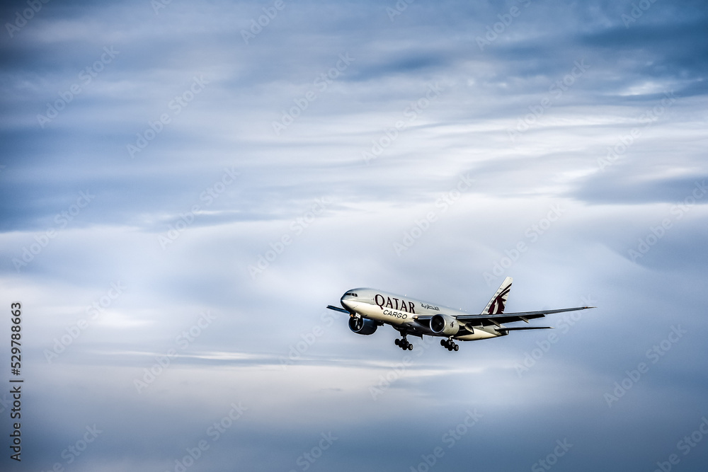 Avion aviation aeroport Liege fret LGG cargo Qatar Airways Stock Photo ...