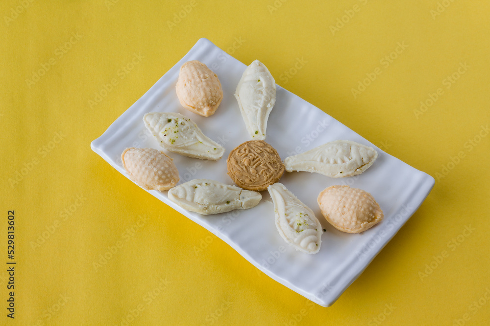 Top view of Sandesh,Kaancha Gola and Gurer Shondesh - famous Bengali ...