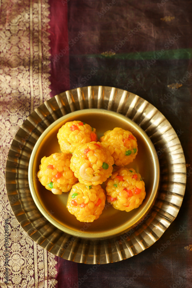 Stockfoto Motichoor Ladoo Rava Laddu Kesar besan boondi laddu Semolina ...
