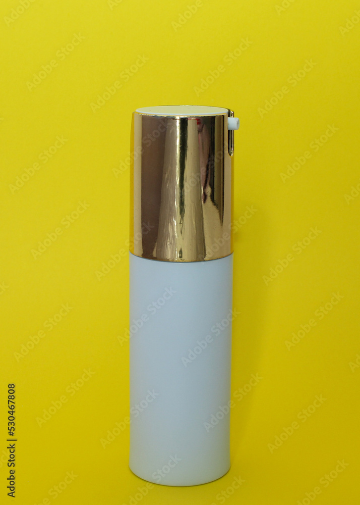 Envase de plástico para producto cosmético en color azul con tapa ...