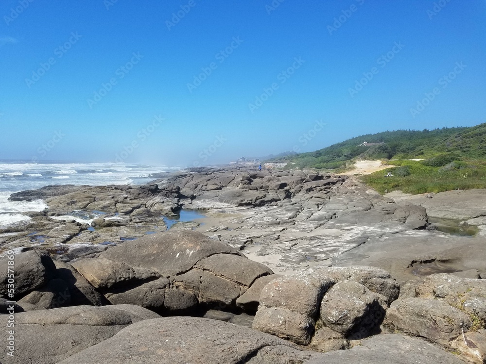 Sky Water Bedrock Coastal and oceanic landforms Beach Formation Stock ...