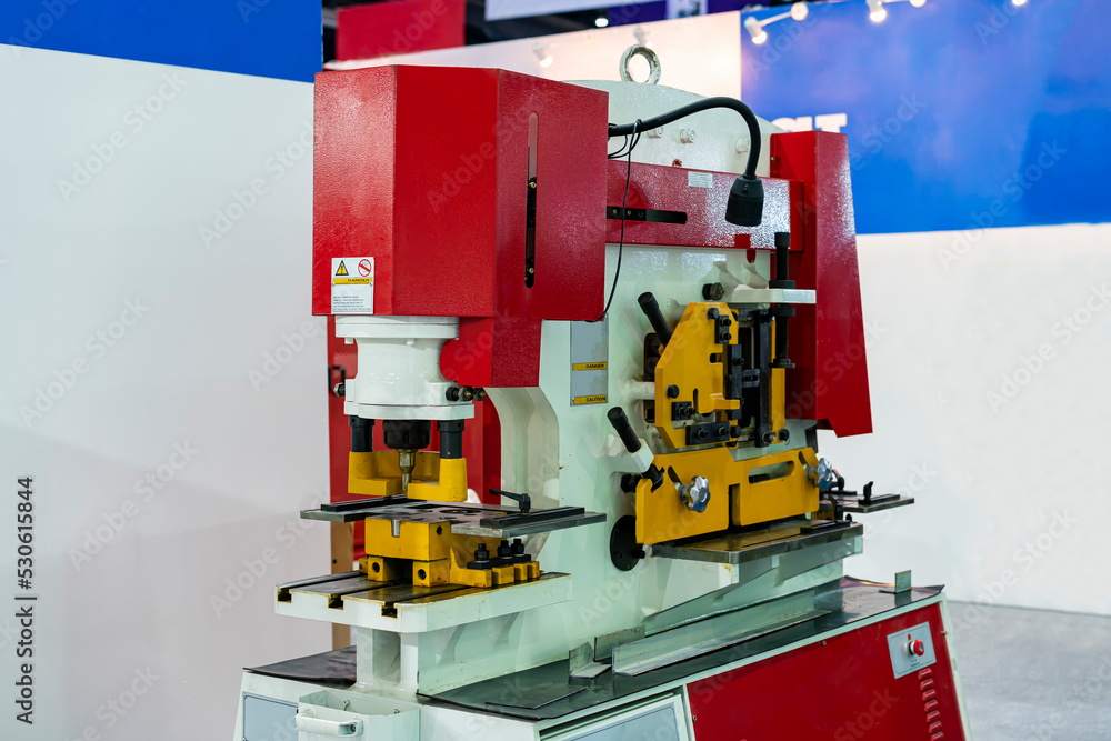 Compact hydraulic punch shear bender and notching machine for cutting ...