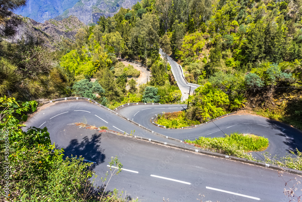 Route en lacets, cirque de Cilaos, Île de la Réunion Stock-Foto | Adobe ...