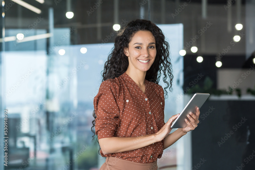 Young and successful female programmer, portrait of female engineer ...
