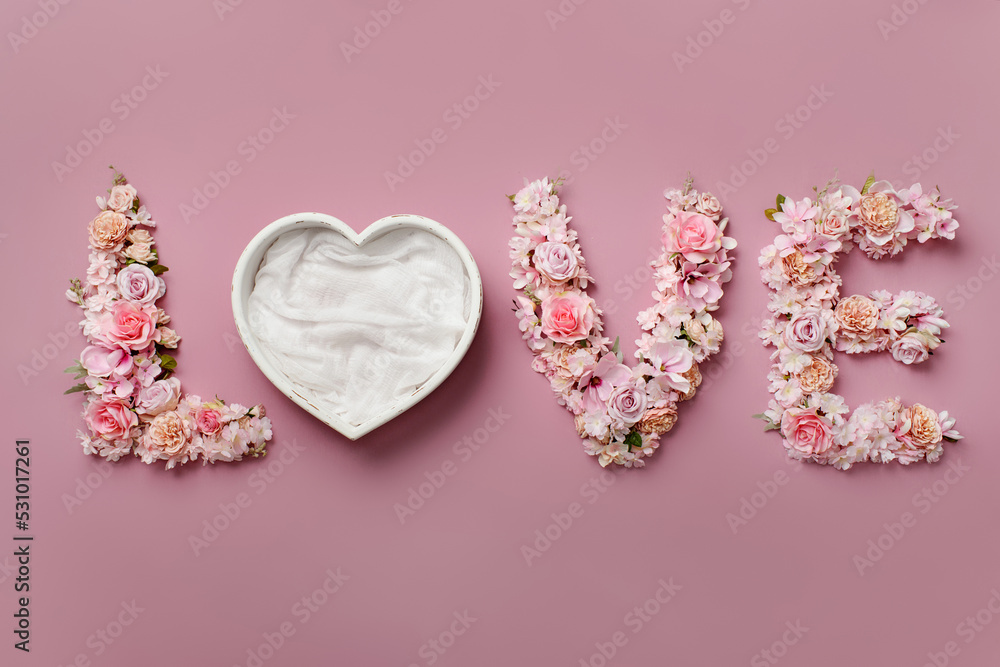 Newborn baby photography basket. Background for newborn baby ...