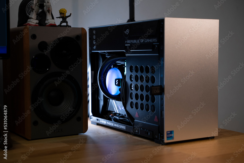 KL, MALAYSIA - Sept 9th, 2022 : A compact 11-litre ITX PC build by LIAN ...