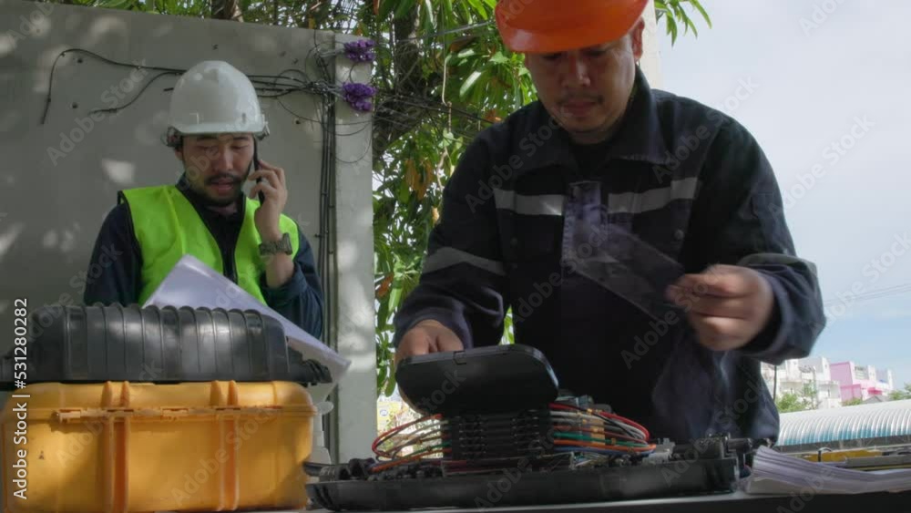 Fusion of Fiber Optics Cable Internet signal splicing and wire ...