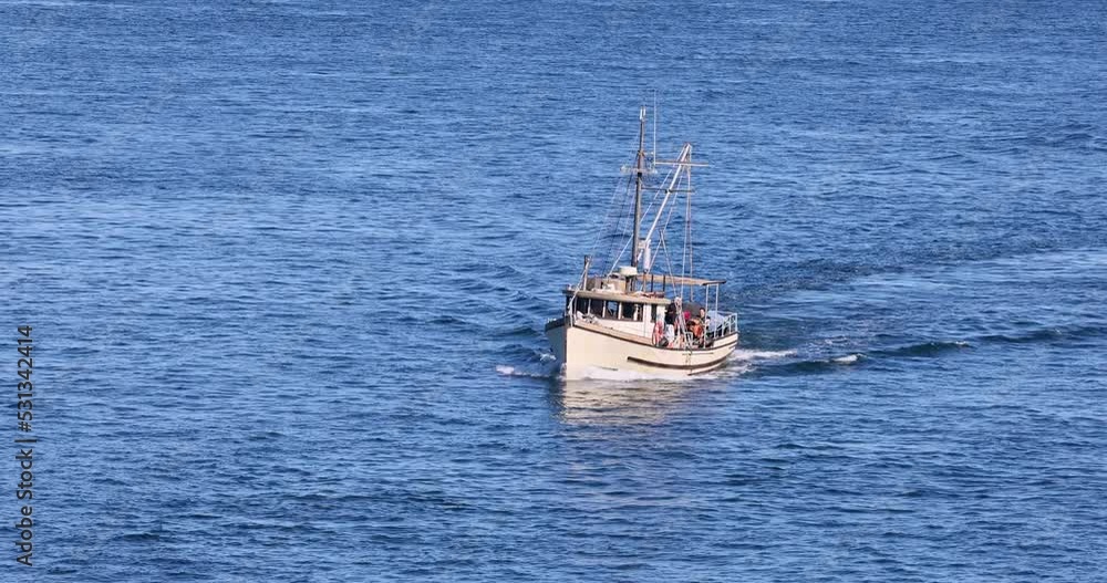 Video „Fishing boat approaches cruise ship Ketchikan Alaska. Coastal ...