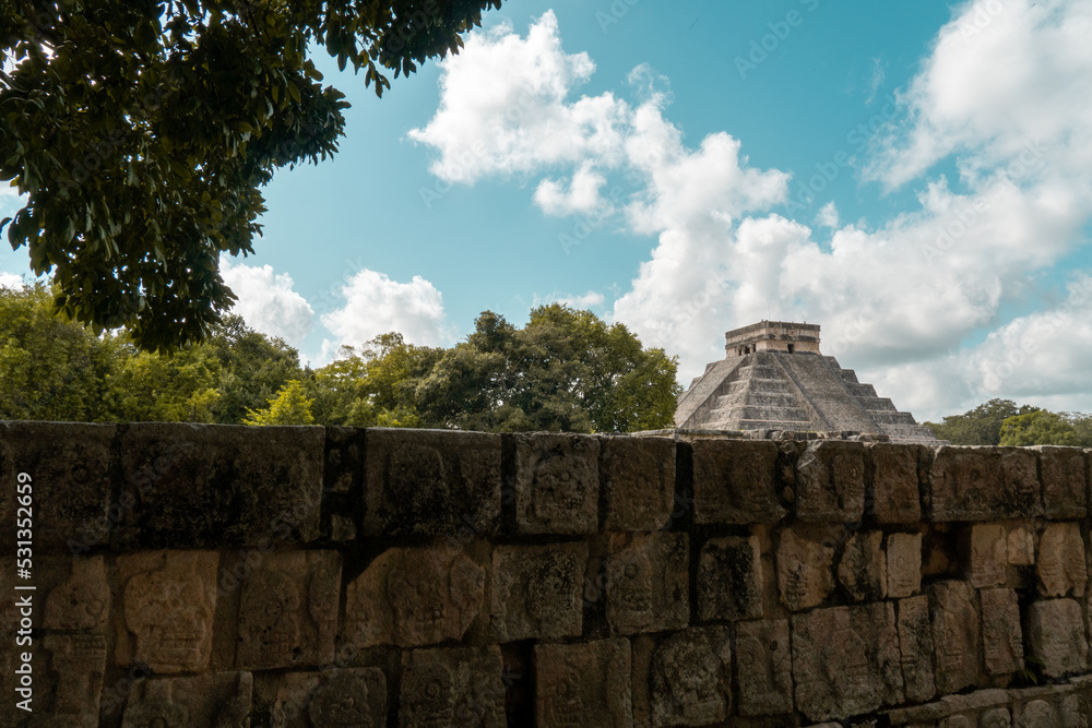 Magnificent central pyramid of chichen itza, riviera maya Stock Photo ...