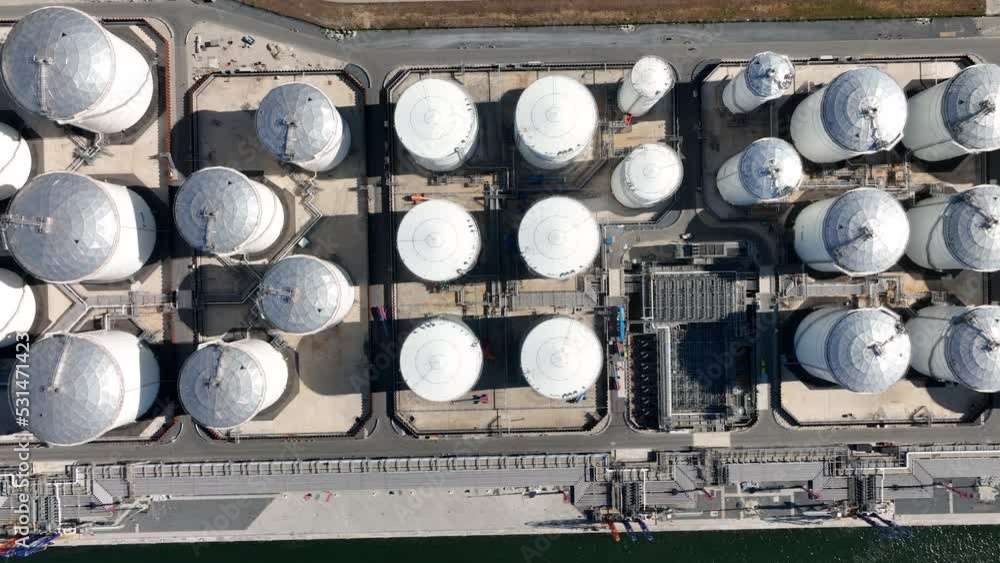 Petroleum oil storage silos. Refinery industrial oil tank container top ...