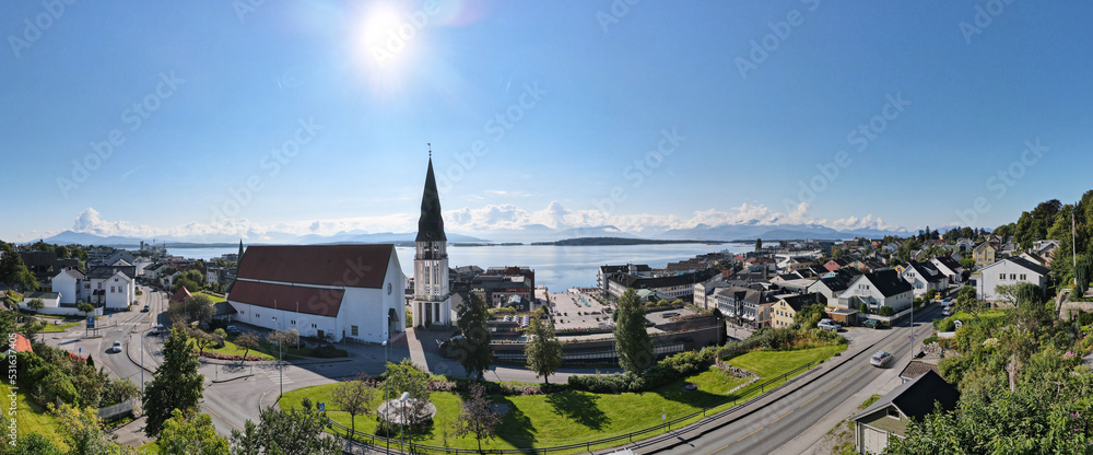 Molde Cathedral and centre of town. Molde sentrum - Molde domkirke ...