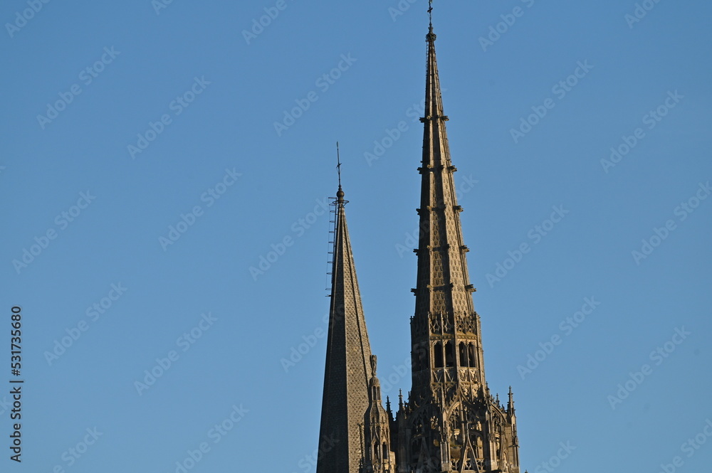 details du clocher gothique de la cathédrale de Chartres en France ...