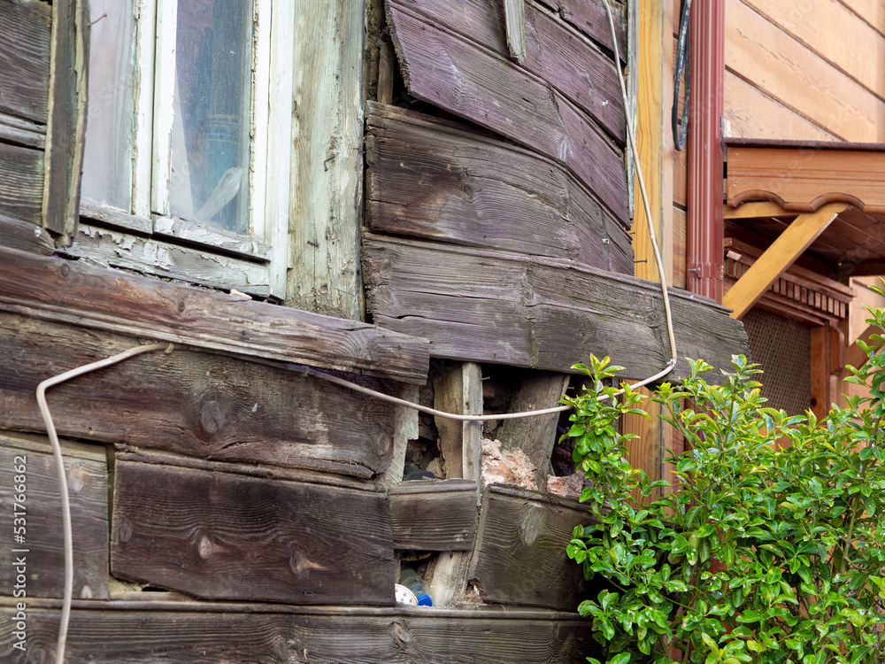 Short-lived houses due to violation of building technologies. Rotten ...