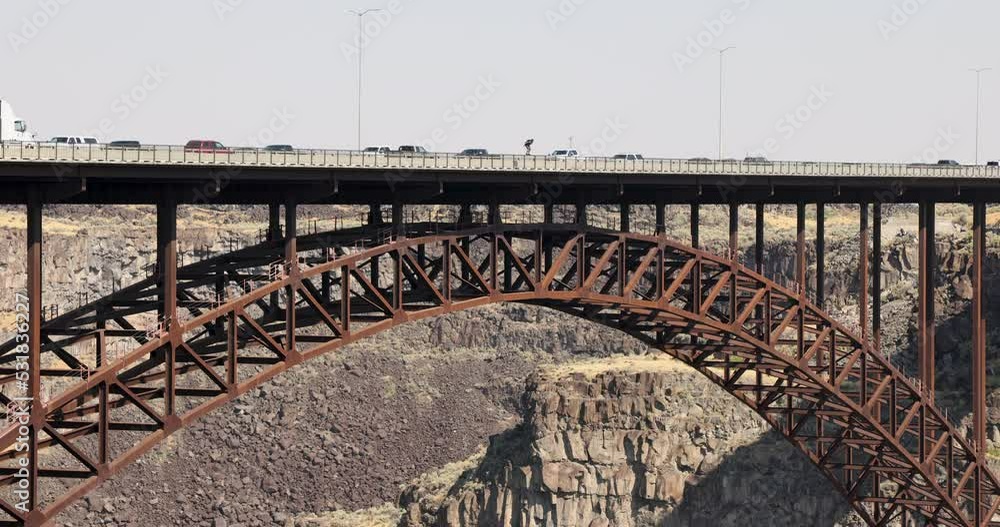 BASE jumper Twin Falls Idaho Perrine Bridge man jump. Recreational ...