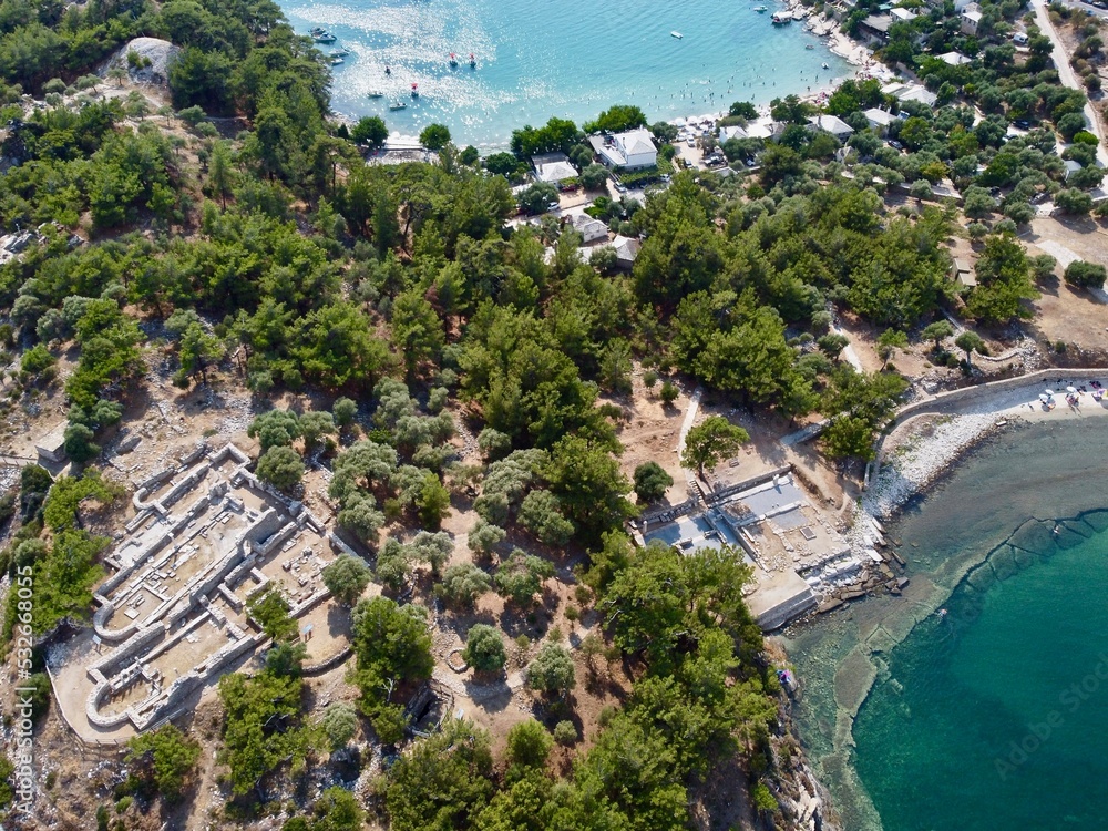 Foto de Aliki beach, site archéologique d'Aliki, ancienne carrière de ...