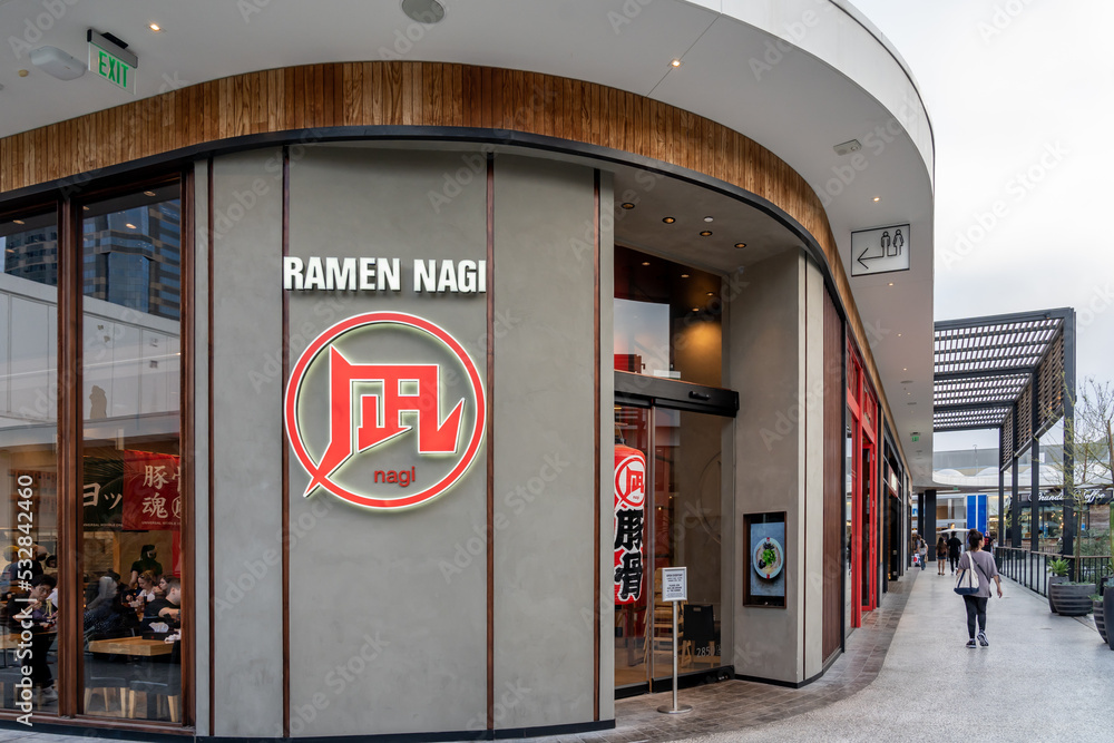 Foto de Los Angeles, California, USA - July 11, 2022: A Ramen Nagi ...