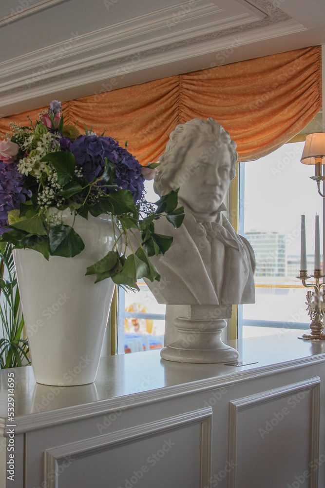 Elegant Belle Époque interior design furnishing bar lounge area onboard ...