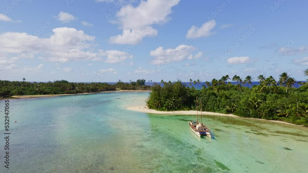 Vidéo Stock Muri Lagoon, Cook island: Aerail footage of a sail boat ...
