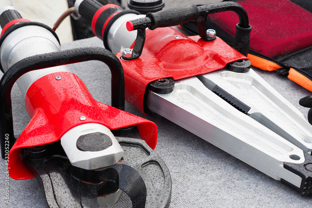 Hydraulic rescue tools, hydraulic shears and spreader for saving people ...