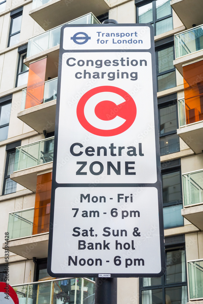 London, Algate, UK. September 25th 2022: New road signs for congestion ...