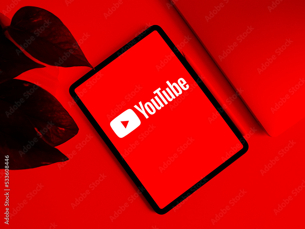 Youtube Logo iPad Display Draufsicht Stock Photo | Adobe Stock