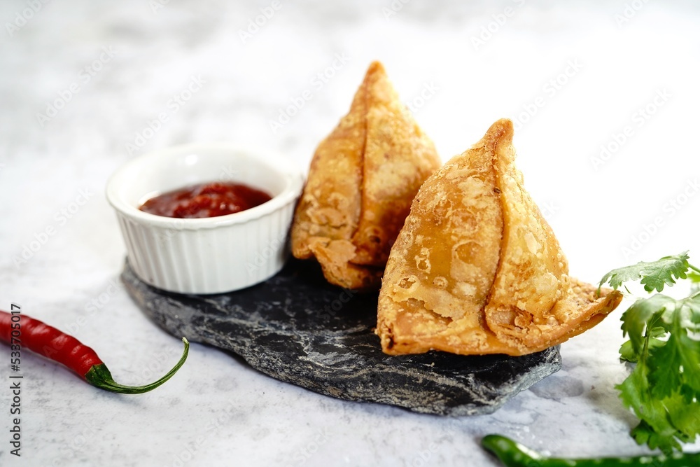 Samosa - Indian triangle pastry with potato filling Diwali snacks ...