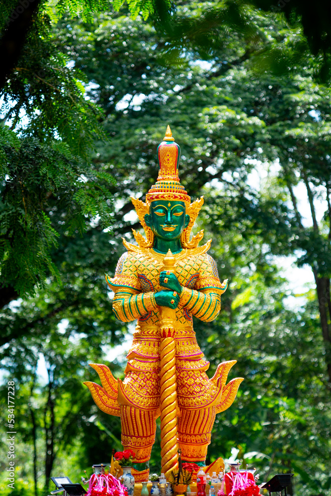 Wes-su-wan Giant statue Sacred statues of Thai people Enshrined in ...