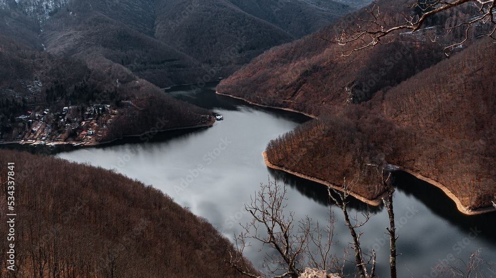 Tarnita Lake from the Lucaci's Stone (Piatra lui Lucaci) hiking trail ...