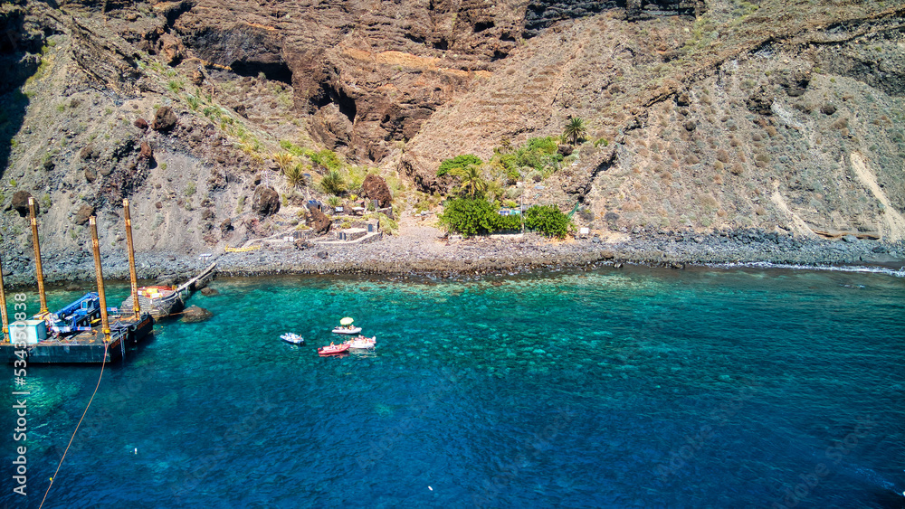 Foto aérea de las obras del embarcadero de la Playa de Masca, Tenerife ...