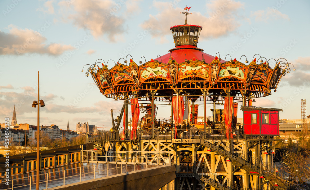 Le Carrousel des Mondes Marins touristique et culturel des Machines de ...