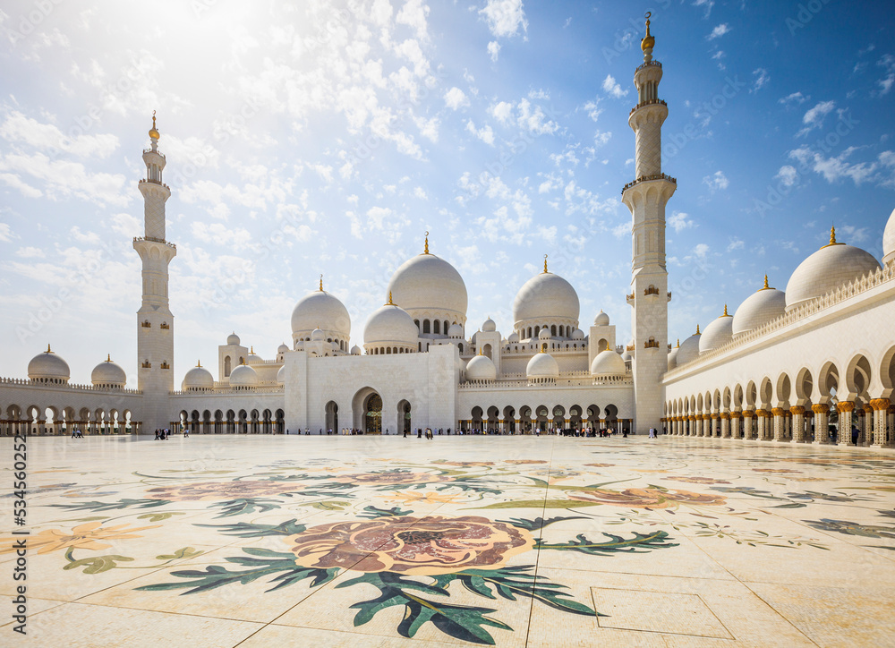 The Sheikh Zayed Mosque, the courtyard and exterior of the prayer hall ...