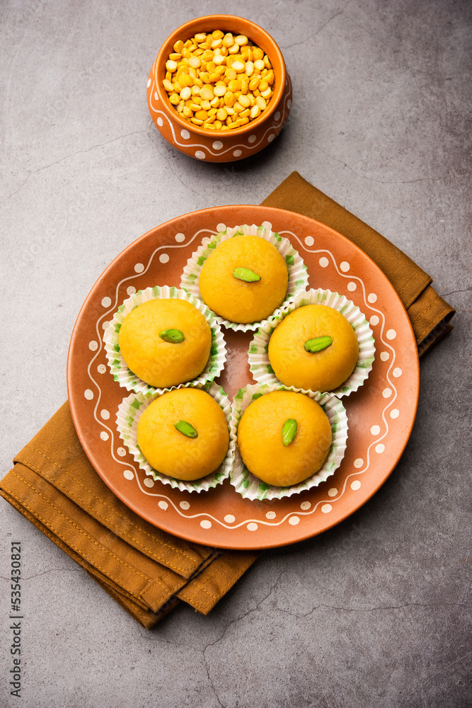 Besan Peda,pedha, pera. Popular Indian mithai prepared using gram flour ...