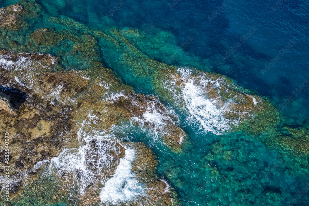 Aerial view of the beach and the rock. Die Aussicht von der Drohne auf ...