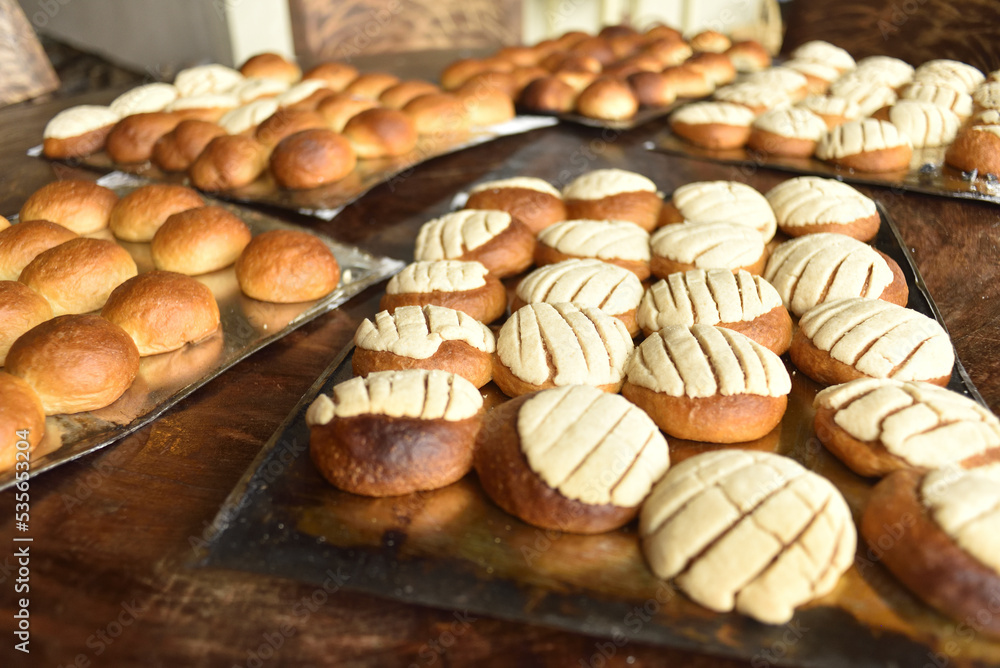 delicioso pan tradicional mexicano elaborado en horno de leña. Stock ...