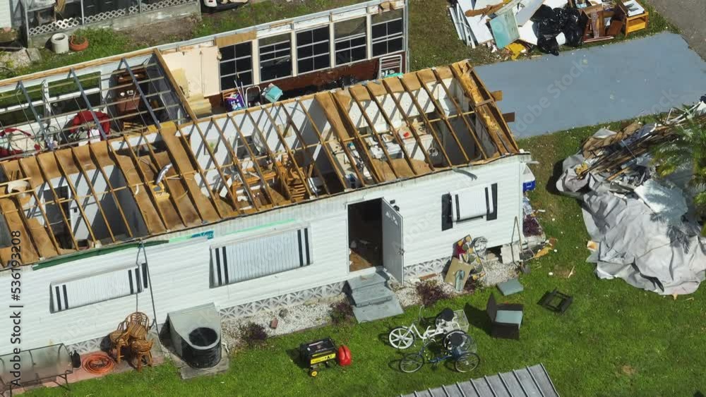 Hurricane Ian destroyed mobile house in Florida residential area ...