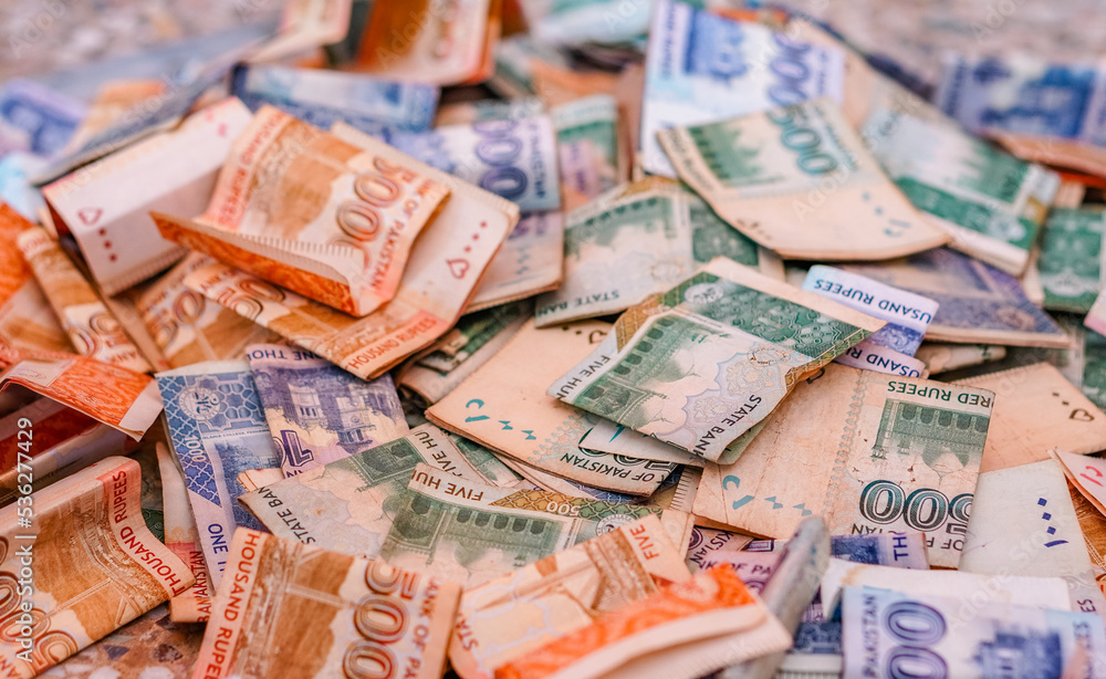 Bank notes Pakistani Rupees, Pakistani currency notes Stock Photo ...