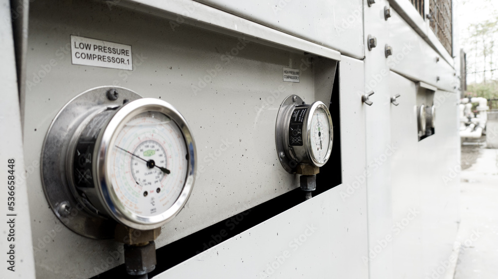 Pressure gauge for monitoring pressure refrigerant compressor in ...