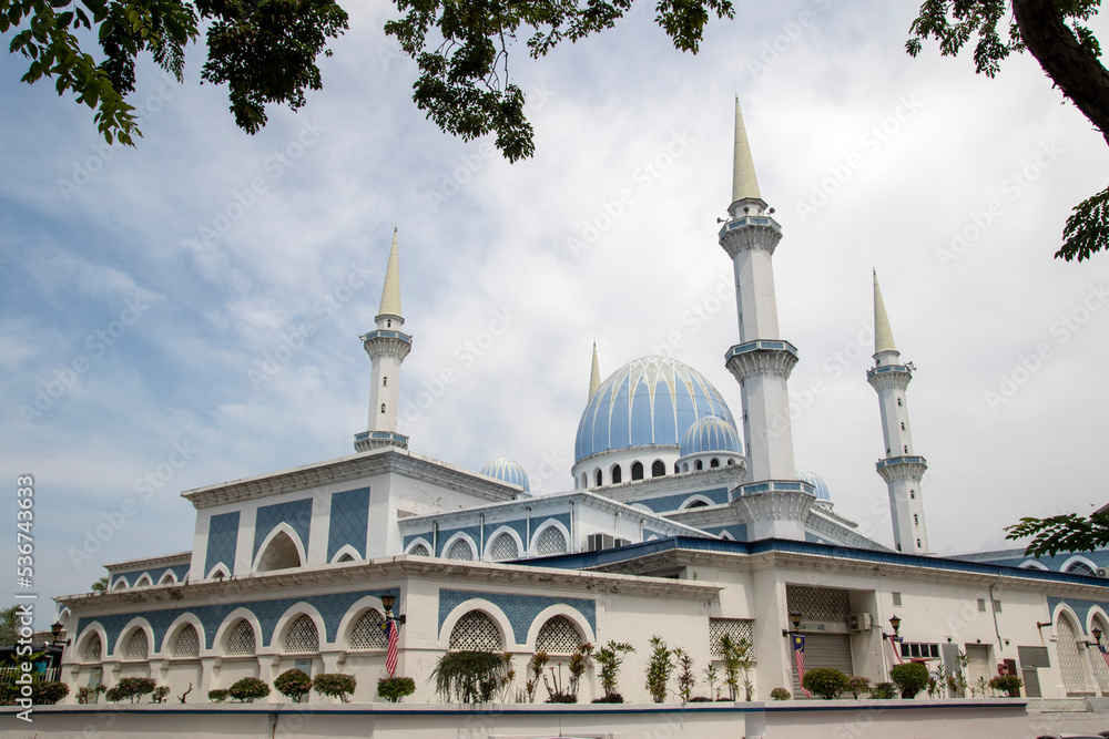 PAHANG, MALAYSIA, AUGUSTUS 10, 2022: Sultan Ahmad Shah 1 Mosque in ...