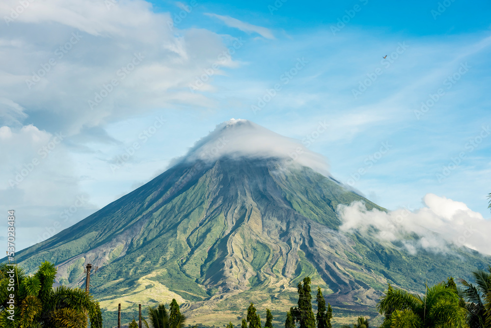 Photo & Art Print Mayon Volcano as seen from the outskirts of Legazpi ...