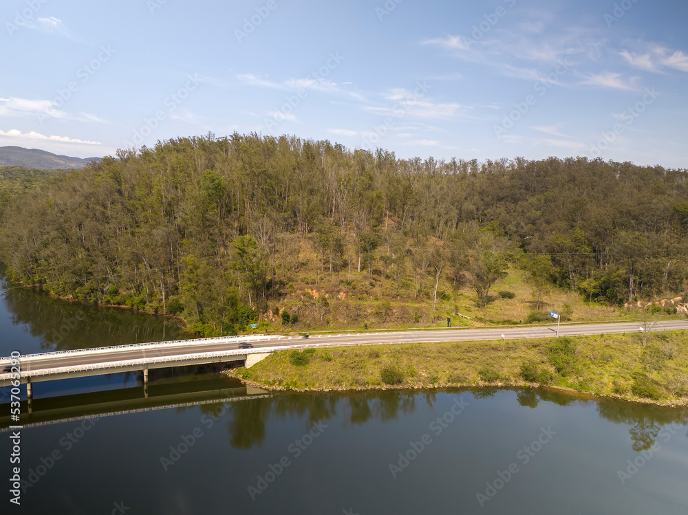 Foto aérea da represa de Mairiporã no interior de São Paulo e também da ...