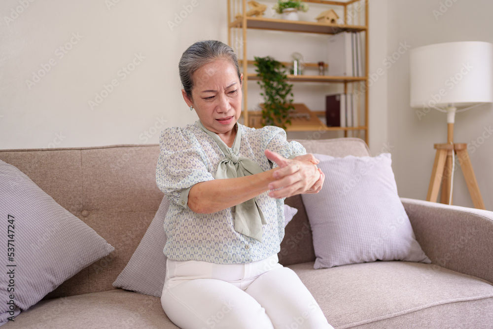 Asian senile woman with body aches, leg pain, chest pain, muscle ...