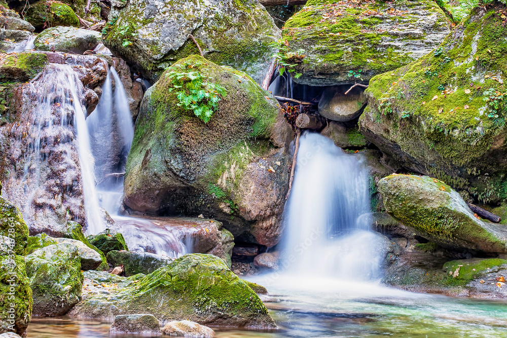 Sassenage France 11 2021 photo en pose longue des courants du Furon qui ...