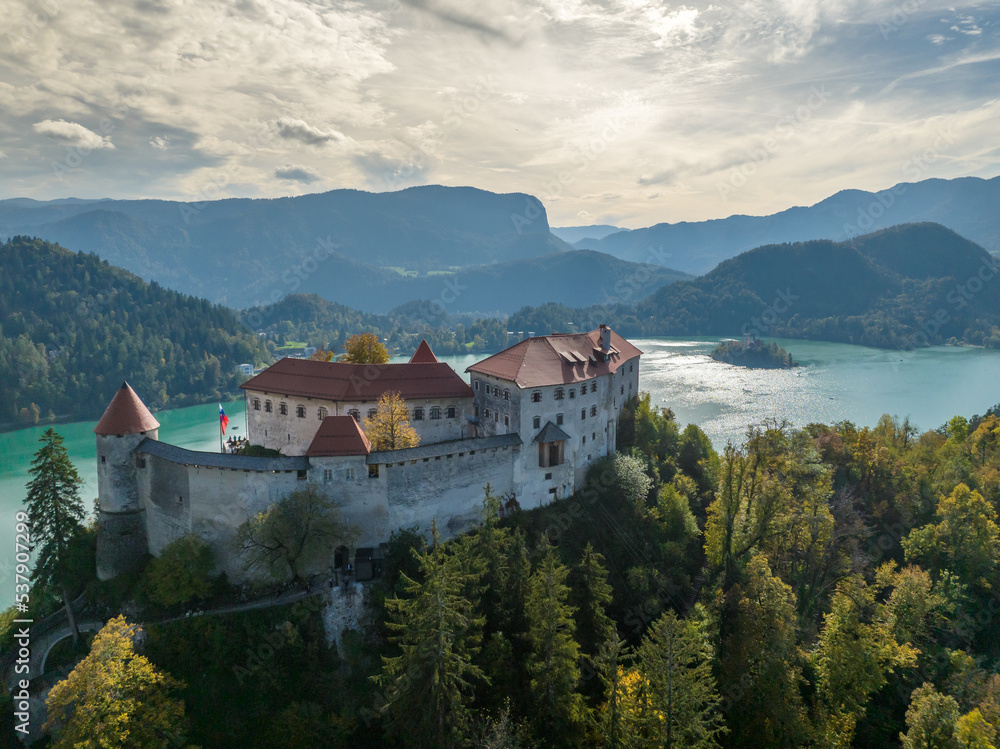 Foto de Bled Castle Medieval Castle built above the City of Bled in ...