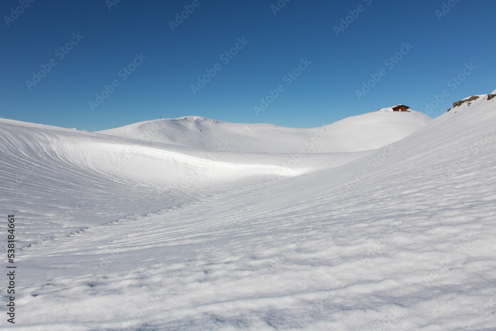 Foto de paysage enneigé en hiver à la station de ski des Deux Alpes en ...