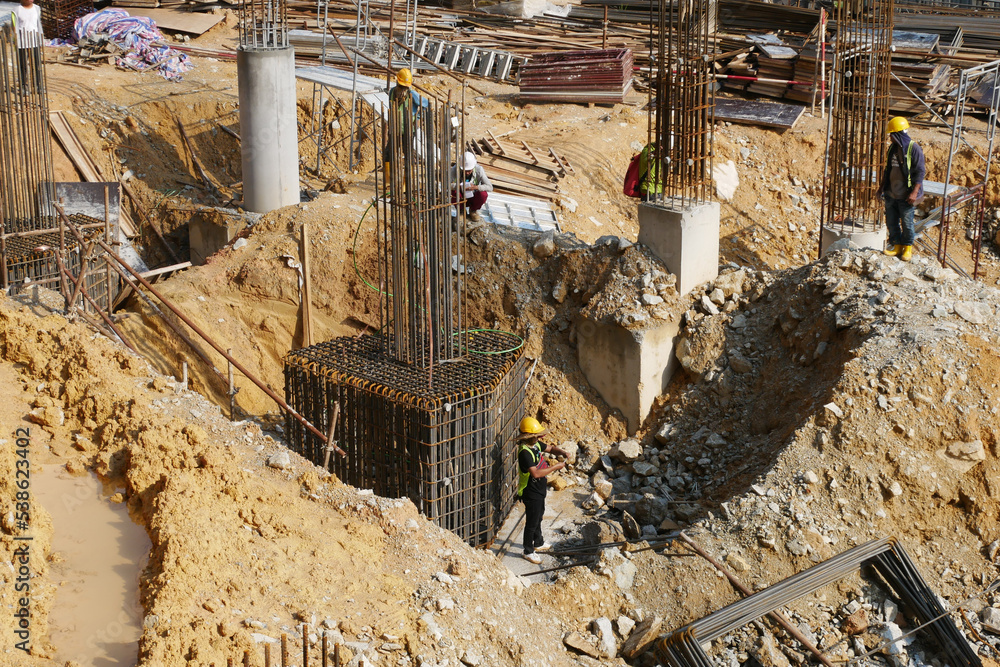 Foto de JOHOR, MALAYSIA - MARCH 5, 2022: Steel reinforcement bar is one ...