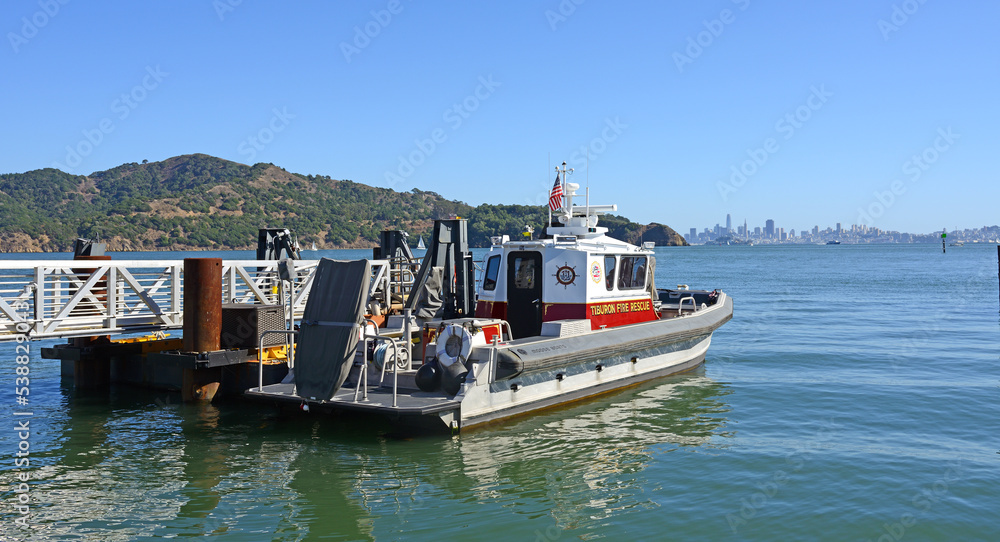 Fireboat Tiburon, modern 35 feet fireboat acquired by Tiburon ...