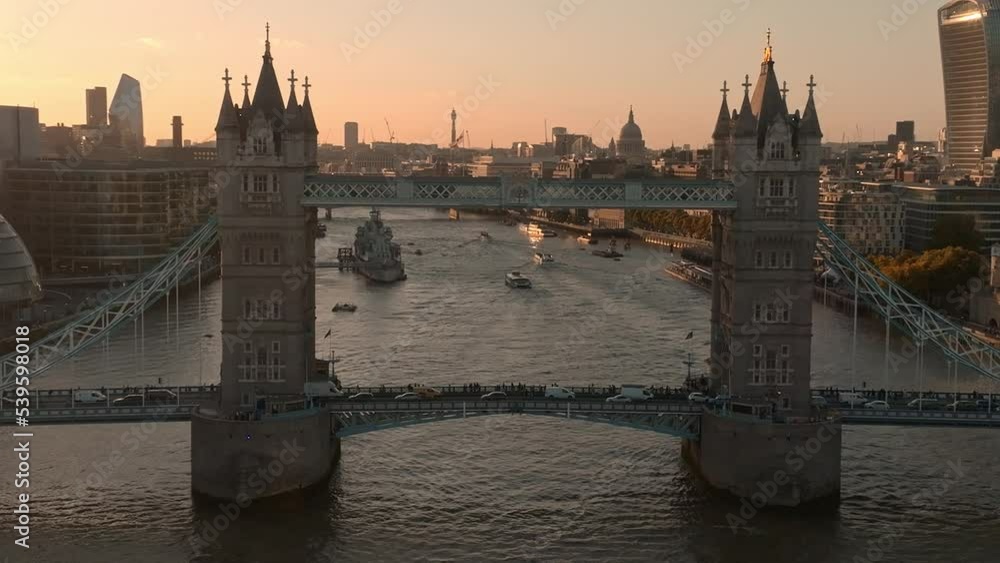 Iconic Tower Bridge at sunset. Connecting London with Southwark on the ...