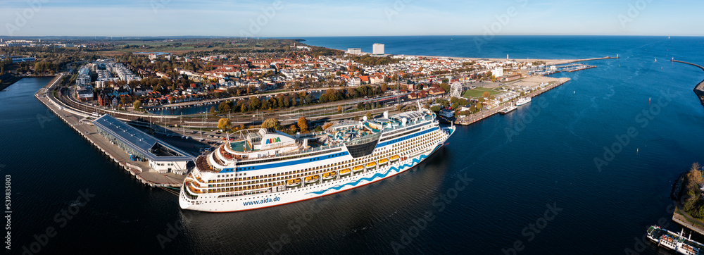Foto Stock Rostock, Warnemuende, Germany - October 2022, The cruise ...