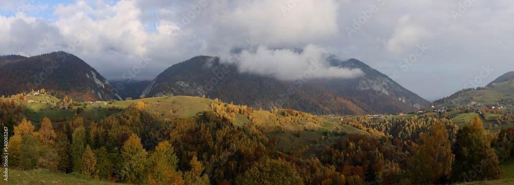 Beautiful sightseeing panorama of Magura and Pestera villages from ...