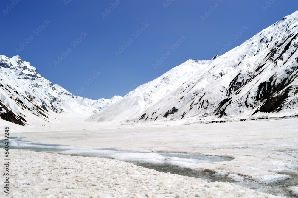 Foto de Shogran is a hill station situated on a plateau in the Kaghan ...
